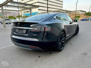 Black Tesla Model S 2016 in Utena, with an engine capacity of 0.00 L and mileage of 260 thousand km for 11500 €, photo 11 on AUTOMOTO.COM.LV