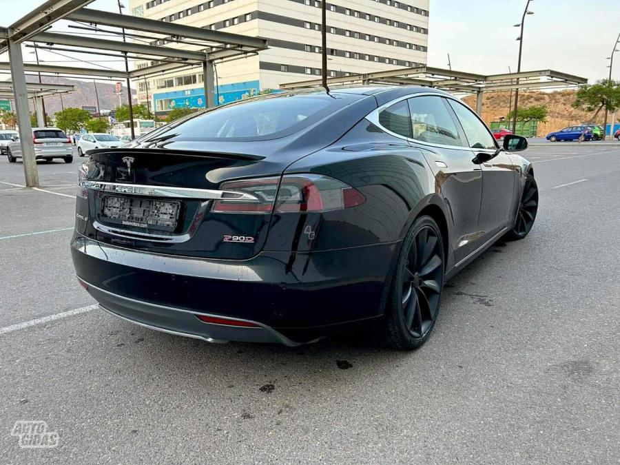 Black Tesla Model S 2016 in Utena, with an engine capacity of 0.00 L and mileage of 260 thousand km for 11500 €, photo 11 on AUTOMOTO.COM.LV
