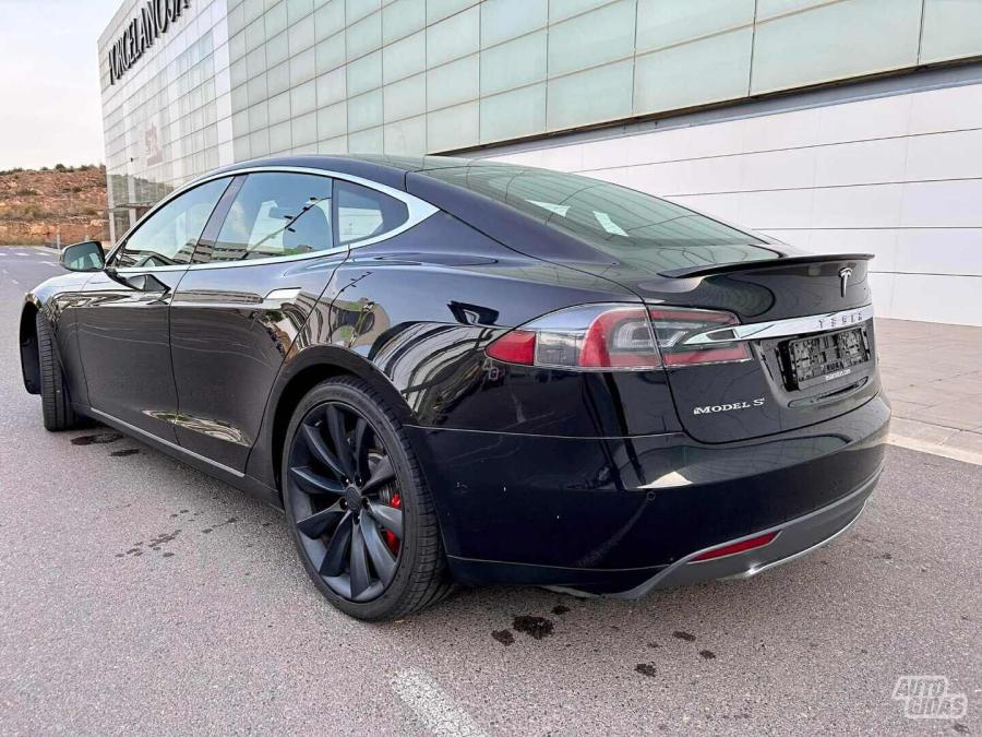 Black Tesla Model S 2016 in Utena, with an engine capacity of 0.00 L and mileage of 260 thousand km for 11500 €, photo 12 on AUTOMOTO.COM.LV