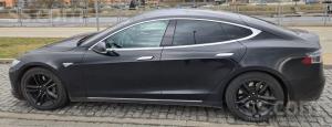 Black Tesla Model S 2016 in Riga, with an engine capacity of 0.00 L and mileage of 250 thousand km for 16500 €, photo 5 on AUTOMOTO.COM.LV