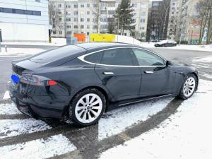 Melns Tesla Model S 2017 Kauņa, ar dzinēja tilpumu 0.00 L un nobraukumu 189 tūkst. km par 11600 €, foto  vietnē AUTOMOTO.COM.LV