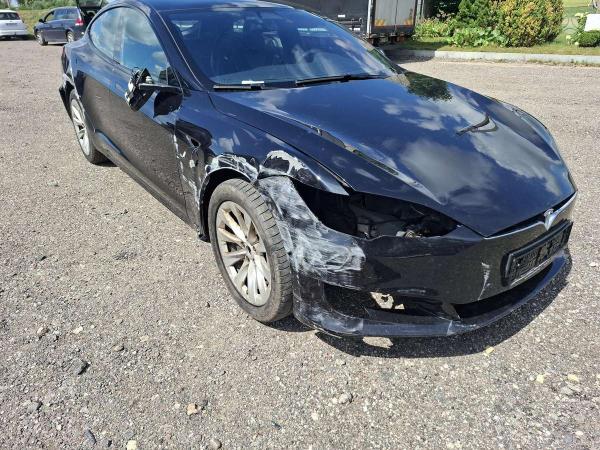Melns Tesla Model S 2017 Marijampole, ar dzinēja tilpumu 0.00 L un nobraukumu 234 tūkst. km par 9100 €, foto 5 vietnē AUTOMOTO.COM.LV