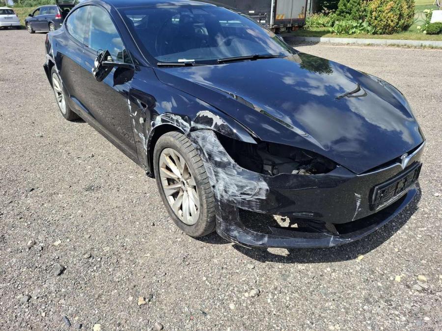 Melns Tesla Model S 2017 Marijampole, ar dzinēja tilpumu 0.00 L un nobraukumu 234 tūkst. km par 9100 €, foto 5 vietnē AUTOMOTO.COM.LV