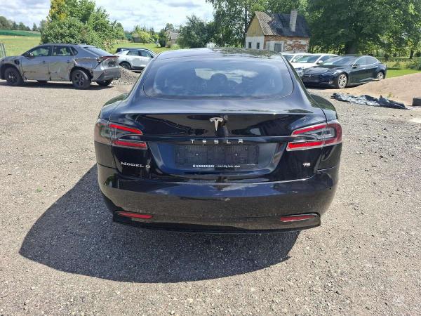 Melns Tesla Model S 2017 Marijampole, ar dzinēja tilpumu 0.00 L un nobraukumu 234 tūkst. km par 9100 €, foto 7 vietnē AUTOMOTO.COM.LV