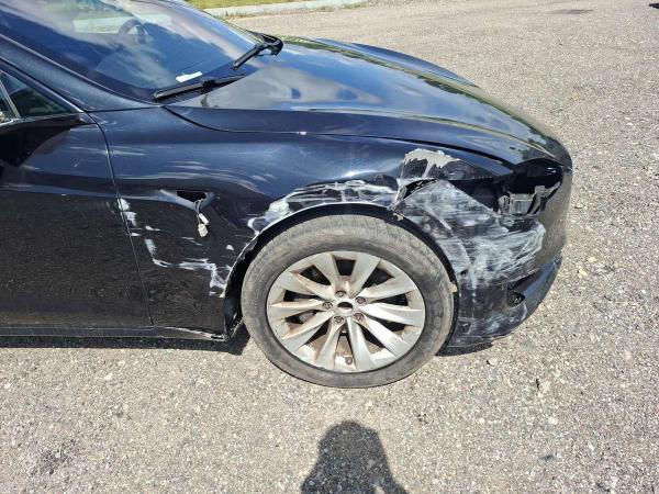 Melns Tesla Model S 2017 Marijampole, ar dzinēja tilpumu 0.00 L un nobraukumu 234 tūkst. km par 9100 €, foto 10 vietnē AUTOMOTO.COM.LV