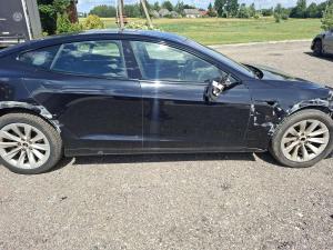 Melns Tesla Model S 2017 Marijampole, ar dzinēja tilpumu 0.00 L un nobraukumu 234 tūkst. km par 9100 €, foto 11 vietnē AUTOMOTO.COM.LV
