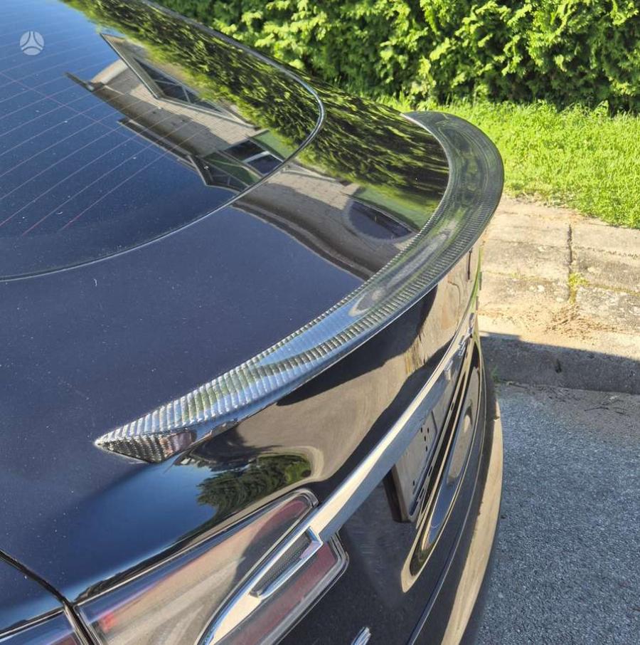 Black Tesla Model S 2017 in Kaunas, with an engine capacity of 0.00 L and mileage of 130 thousand km for 22999 €, photo 9 on AUTOMOTO.COM.LV