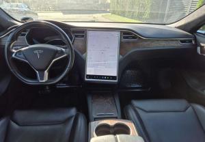 Black Tesla Model S 2017 in Kaunas, with an engine capacity of 0.00 L and mileage of 130 thousand km for 22999 €, photo 11 on AUTOMOTO.COM.LV