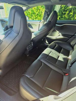 Black Tesla Model S 2017 in Kaunas, with an engine capacity of 0.00 L and mileage of 130 thousand km for 22999 €, photo 14 on AUTOMOTO.COM.LV