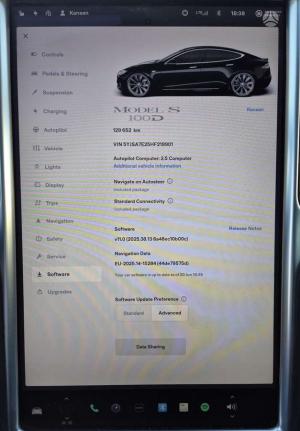 Black Tesla Model S 2017 in Kaunas, with an engine capacity of 0.00 L and mileage of 130 thousand km for 22999 €, photo 23 on AUTOMOTO.COM.LV