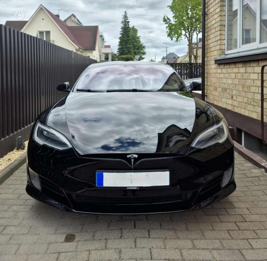 Melns Tesla Model S 2017 Kauņa, ar dzinēja tilpumu 0.00 L un nobraukumu 186 tūkst. km par 15999 €, foto 3 vietnē AUTOMOTO.COM.LV