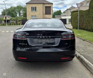 Melns Tesla Model S 2017 Kauņa, ar dzinēja tilpumu 0.00 L un nobraukumu 186 tūkst. km par 15999 €, foto 9 vietnē AUTOMOTO.COM.LV