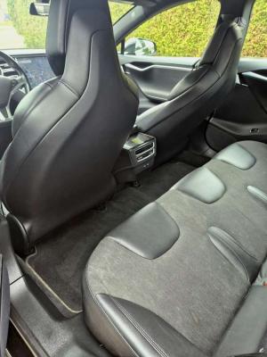 Melns Tesla Model S 2017 Kauņa, ar dzinēja tilpumu 0.00 L un nobraukumu 186 tūkst. km par 15999 €, foto 17 vietnē AUTOMOTO.COM.LV