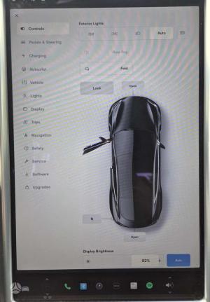 Melns Tesla Model S 2017 Kauņa, ar dzinēja tilpumu 0.00 L un nobraukumu 186 tūkst. km par 15999 €, foto 23 vietnē AUTOMOTO.COM.LV