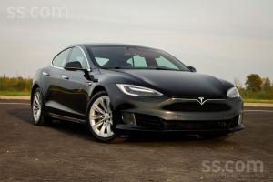 Melns Tesla Model S 2017 Jelgava, ar dzinēja tilpumu 0.00 L un nobraukumu 234 tūkst. km par 17500 €, foto  vietnē AUTOMOTO.COM.LV