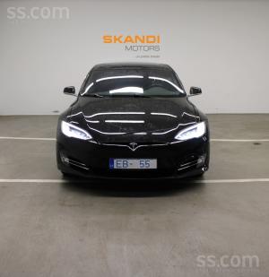 Black Tesla Model S 2018 in Riga, with an engine capacity of 0.00 L and mileage of 218 thousand km for 18990 €, photo 2 on AUTOMOTO.COM.LV