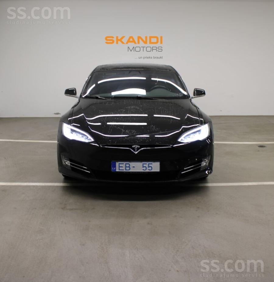 Black Tesla Model S 2018 in Riga, with an engine capacity of 0.00 L and mileage of 218 thousand km for 18990 €, photo 2 on AUTOMOTO.COM.LV