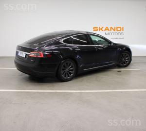 Black Tesla Model S 2018 in Riga, with an engine capacity of 0.00 L and mileage of 218 thousand km for 18990 €, photo 4 on AUTOMOTO.COM.LV