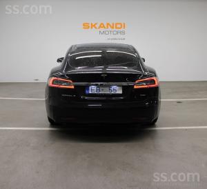 Black Tesla Model S 2018 in Riga, with an engine capacity of 0.00 L and mileage of 218 thousand km for 18990 €, photo 5 on AUTOMOTO.COM.LV