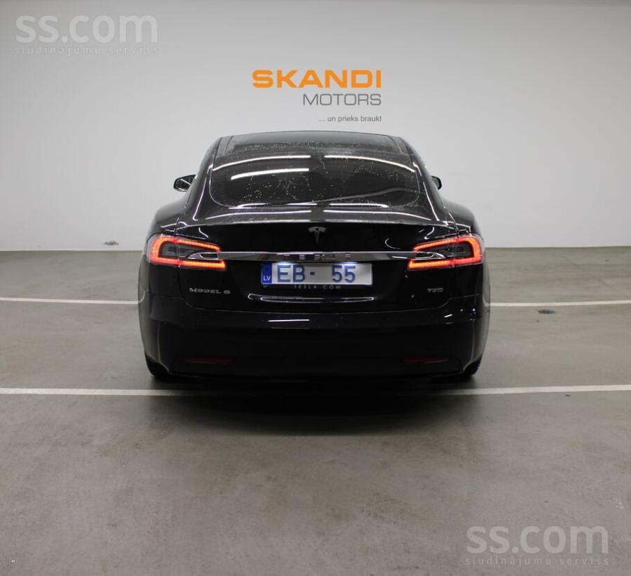 Black Tesla Model S 2018 in Riga, with an engine capacity of 0.00 L and mileage of 218 thousand km for 18990 €, photo 5 on AUTOMOTO.COM.LV