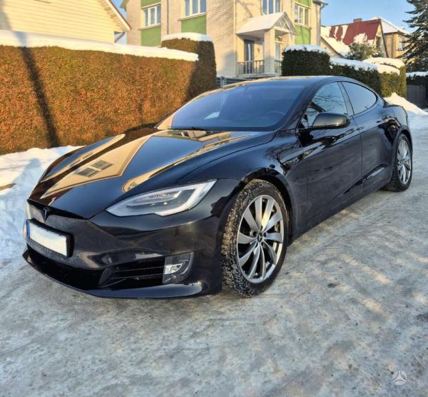 Melns Tesla Model S 2018 Kauņa, ar dzinēja tilpumu 0.00 L un nobraukumu 130 tūkst. km par 22999 €, foto 3 vietnē AUTOMOTO.COM.LV