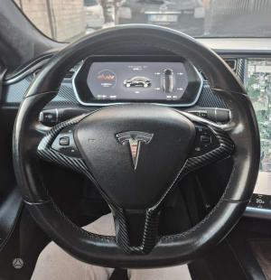Black Tesla Model S 2018 in Kaunas, with an engine capacity of 0.00 L and mileage of 130 thousand km for 22999 €, photo 11 on AUTOMOTO.COM.LV