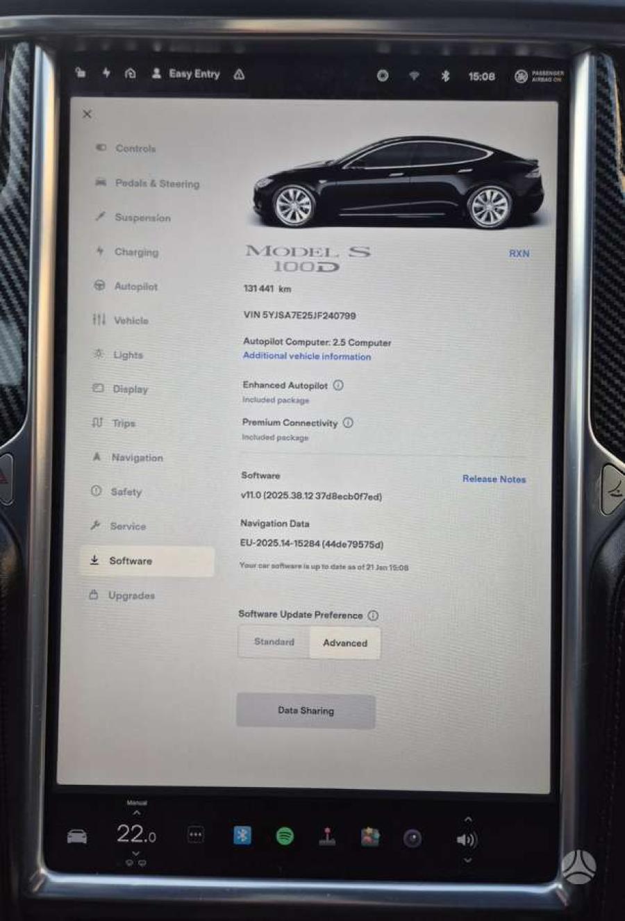 Black Tesla Model S 2018 in Kaunas, with an engine capacity of 0.00 L and mileage of 130 thousand km for 22999 €, photo 19 on AUTOMOTO.COM.LV