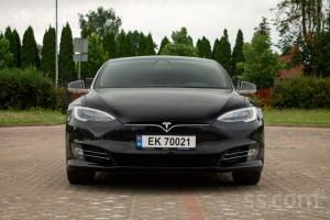 Black Tesla Model S 2018 in Jelgava, with an engine capacity of 0.00 L and mileage of 148 thousand km for 18900 €, photo 3 on AUTOMOTO.COM.LV