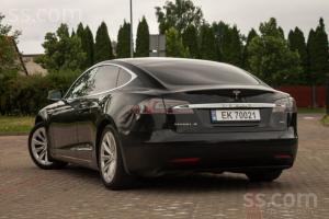 Black Tesla Model S 2018 in Jelgava, with an engine capacity of 0.00 L and mileage of 148 thousand km for 18900 €, photo 5 on AUTOMOTO.COM.LV