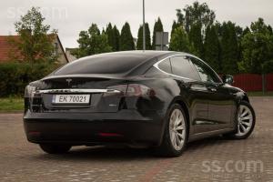 Black Tesla Model S 2018 in Jelgava, with an engine capacity of 0.00 L and mileage of 148 thousand km for 18900 €, photo 7 on AUTOMOTO.COM.LV