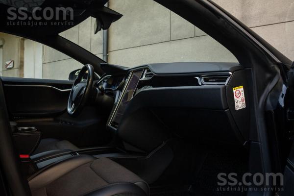 Melns Tesla Model S 2018 Jelgava, ar dzinēja tilpumu 0.00 L un nobraukumu 148 tūkst. km par 18900 €, foto 7 vietnē AUTOMOTO.COM.LV