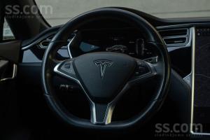 Black Tesla Model S 2018 in Jelgava, with an engine capacity of 0.00 L and mileage of 148 thousand km for 18900 €, photo 11 on AUTOMOTO.COM.LV