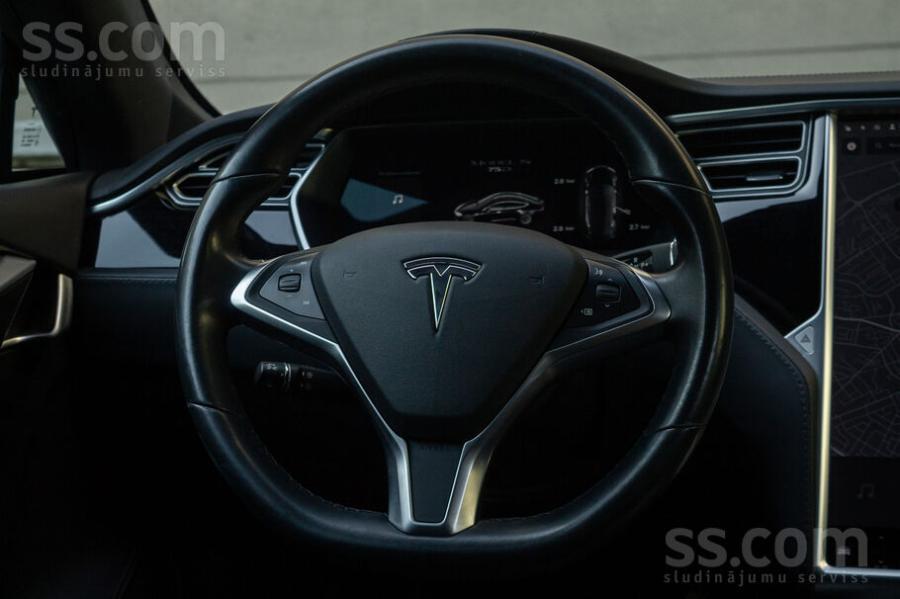 Black Tesla Model S 2018 in Jelgava, with an engine capacity of 0.00 L and mileage of 148 thousand km for 18900 €, photo 11 on AUTOMOTO.COM.LV