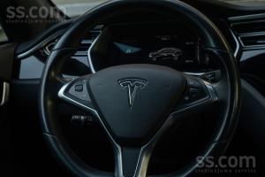 Black Tesla Model S 2018 in Jelgava, with an engine capacity of 0.00 L and mileage of 148 thousand km for 18900 €, photo 12 on AUTOMOTO.COM.LV