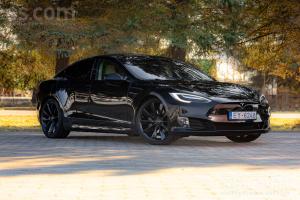 Melns Tesla Model S 2018 Rēzekne, ar dzinēja tilpumu 0.00 L un nobraukumu 132 tūkst. km par 23600 €, foto 3 vietnē AUTOMOTO.COM.LV