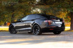 Melns Tesla Model S 2018 Rēzekne, ar dzinēja tilpumu 0.00 L un nobraukumu 132 tūkst. km par 23600 €, foto 6 vietnē AUTOMOTO.COM.LV