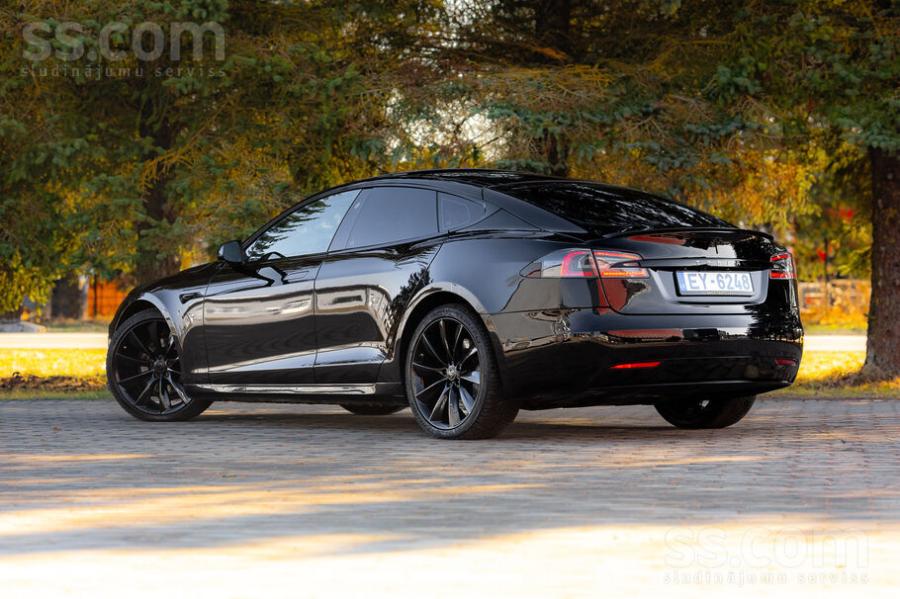 Melns Tesla Model S 2018 Rēzekne, ar dzinēja tilpumu 0.00 L un nobraukumu 132 tūkst. km par 23600 €, foto 6 vietnē AUTOMOTO.COM.LV
