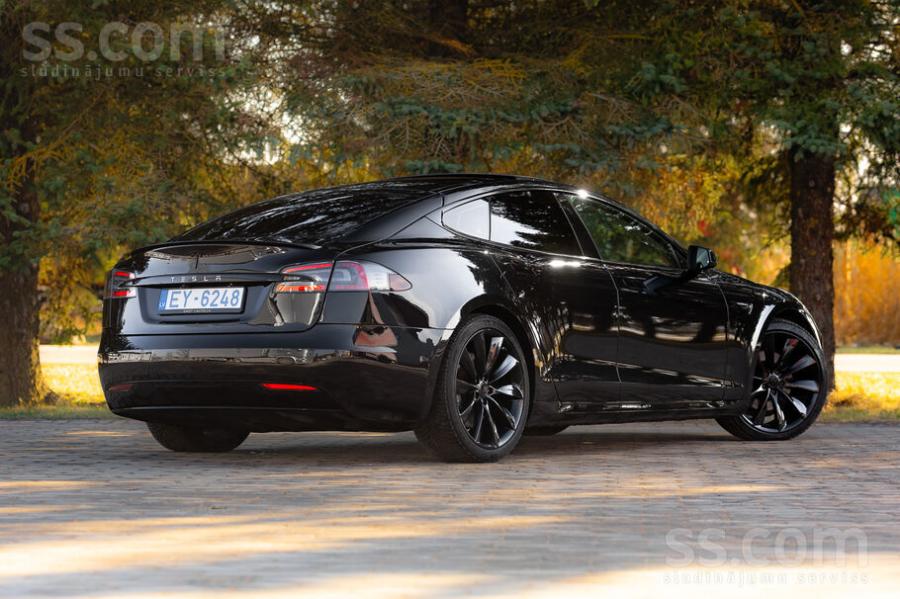 Melns Tesla Model S 2018 Rēzekne, ar dzinēja tilpumu 0.00 L un nobraukumu 132 tūkst. km par 23600 €, foto 7 vietnē AUTOMOTO.COM.LV