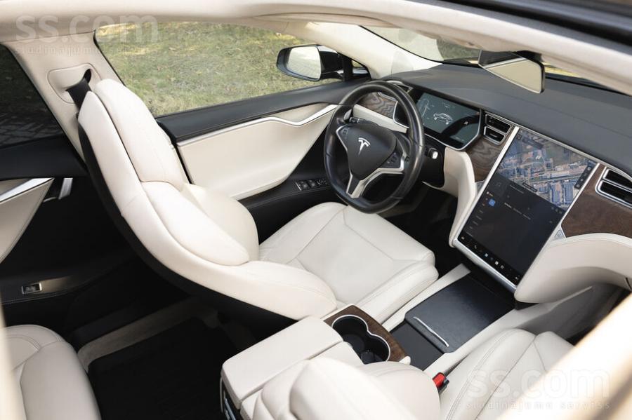 Melns Tesla Model S 2018 Rēzekne, ar dzinēja tilpumu 0.00 L un nobraukumu 132 tūkst. km par 23600 €, foto 9 vietnē AUTOMOTO.COM.LV