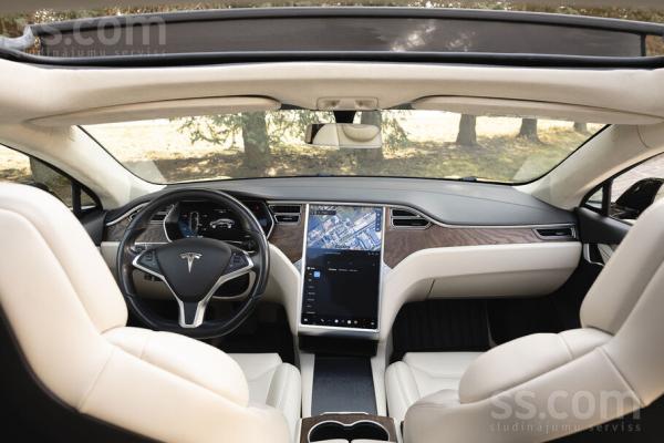 Black Tesla Model S 2018 in Rezekne, with an engine capacity of 0.00 L and mileage of 132 thousand km for 23600 €, photo 9 on AUTOMOTO.COM.LV