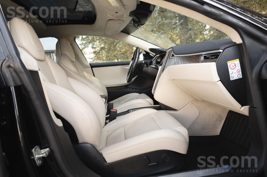 Melns Tesla Model S 2018 Rēzekne, ar dzinēja tilpumu 0.00 L un nobraukumu 132 tūkst. km par 23600 €, foto 11 vietnē AUTOMOTO.COM.LV