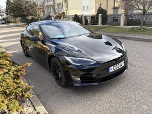 Black Tesla Model S 2018 in Kaunas, with an engine capacity of 0.00 L and mileage of 230 thousand km for 11900 €, photo 5 on AUTOMOTO.COM.LV
