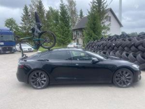 Black Tesla Model S 2018 in Kaunas, with an engine capacity of 0.00 L and mileage of 230 thousand km for 11900 €, photo 6 on AUTOMOTO.COM.LV