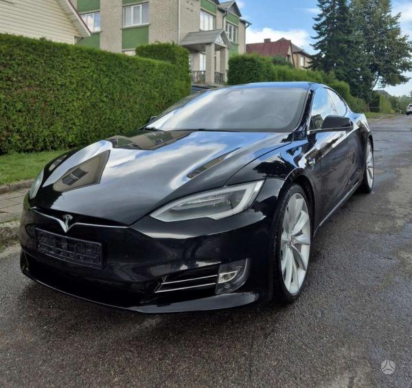 Black Tesla Model S 2018 in Kaunas, with an engine capacity of 0.00 L and mileage of 174 thousand km for 17999 €, photo 7 on AUTOMOTO.COM.LV