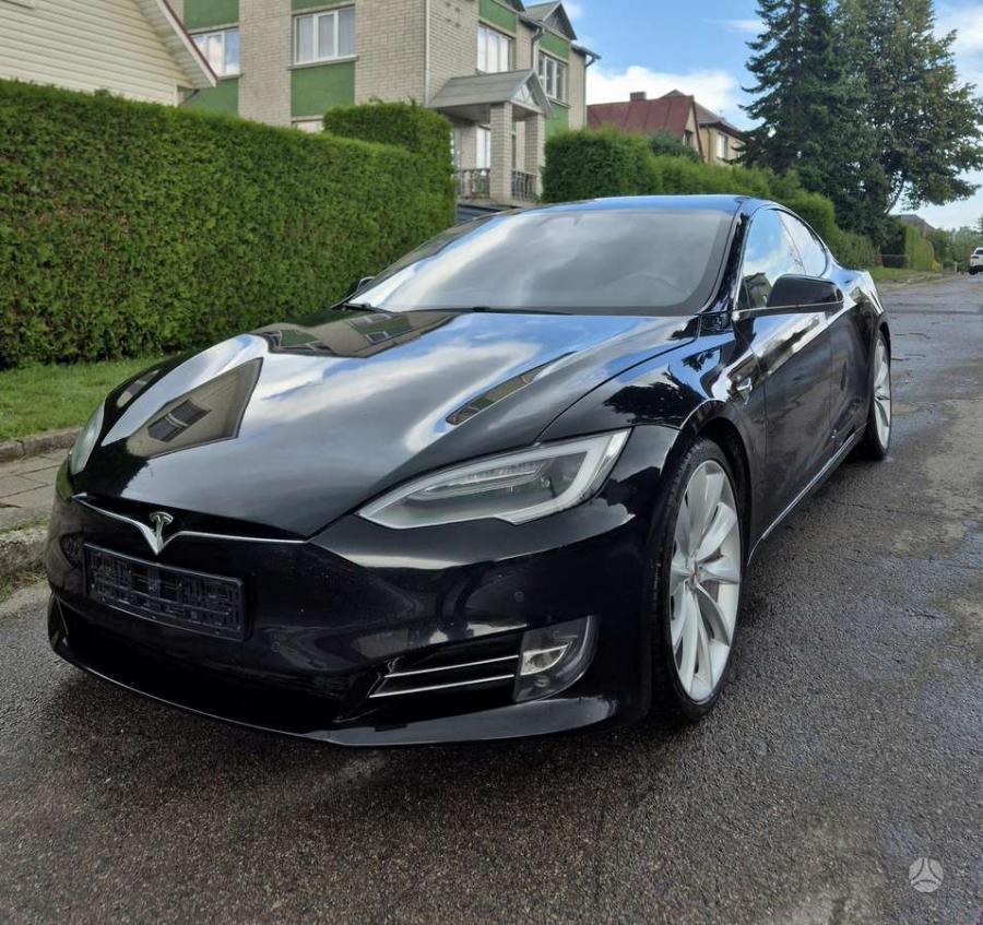 Melns Tesla Model S 2018 Kauņa, ar dzinēja tilpumu 0.00 L un nobraukumu 174 tūkst. km par 17999 €, foto 7 vietnē AUTOMOTO.COM.LV