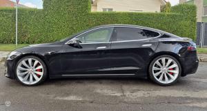 Melns Tesla Model S 2018 Kauņa, ar dzinēja tilpumu 0.00 L un nobraukumu 174 tūkst. km par 17999 €, foto 8 vietnē AUTOMOTO.COM.LV