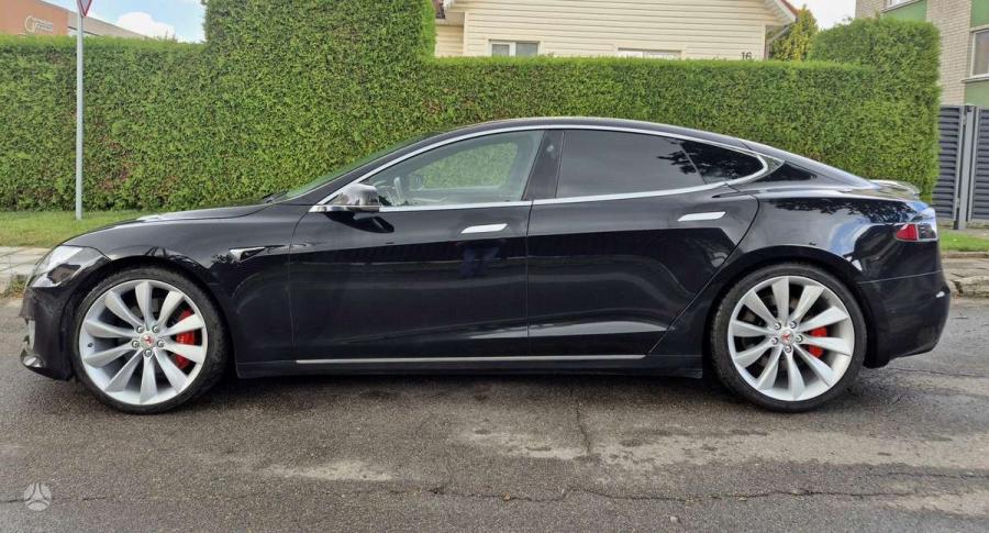 Melns Tesla Model S 2018 Kauņa, ar dzinēja tilpumu 0.00 L un nobraukumu 174 tūkst. km par 17999 €, foto 8 vietnē AUTOMOTO.COM.LV