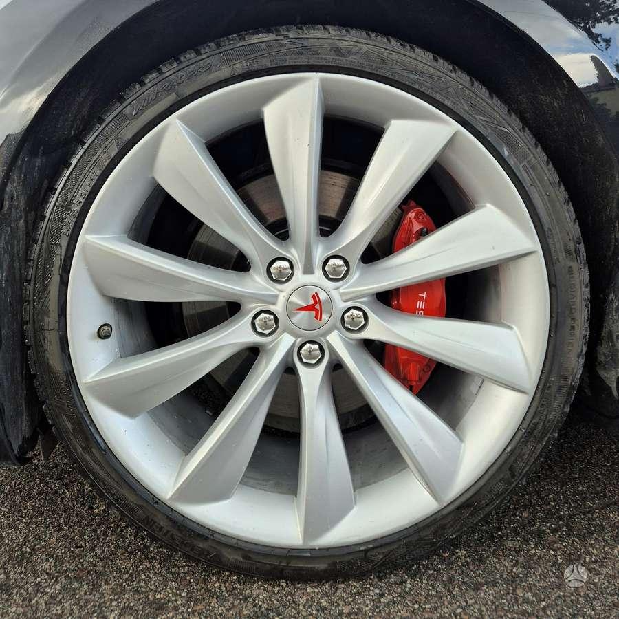 Melns Tesla Model S 2018 Kauņa, ar dzinēja tilpumu 0.00 L un nobraukumu 174 tūkst. km par 17999 €, foto 10 vietnē AUTOMOTO.COM.LV