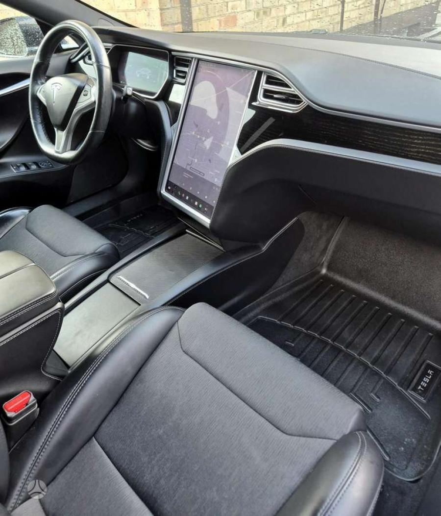 Melns Tesla Model S 2018 Kauņa, ar dzinēja tilpumu 0.00 L un nobraukumu 174 tūkst. km par 17999 €, foto 16 vietnē AUTOMOTO.COM.LV