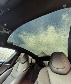 Melns Tesla Model S 2018 Kauņa, ar dzinēja tilpumu 0.00 L un nobraukumu 174 tūkst. km par 17999 €, foto 18 vietnē AUTOMOTO.COM.LV